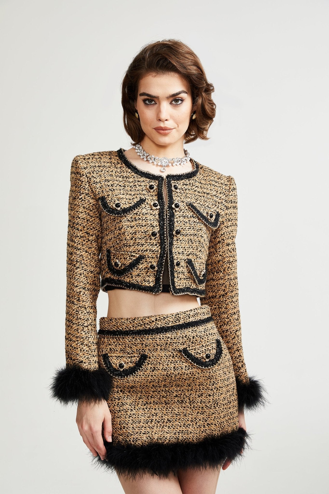 Waelvira kırpılmış ceket ve etek takım – Feminique